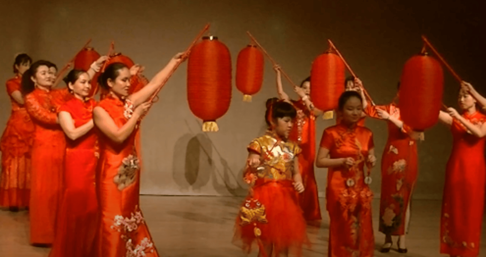 Red Lantern Dance In In China: Origin, History, Costumes, Style ...