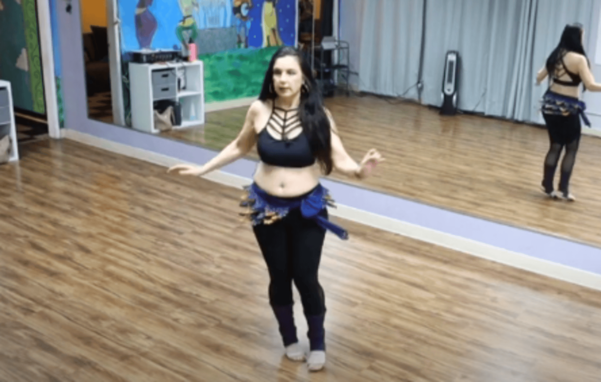 Raqs Sharqi Dance In Egypt: Origin, History, Costumes, Style | DanceUs.org