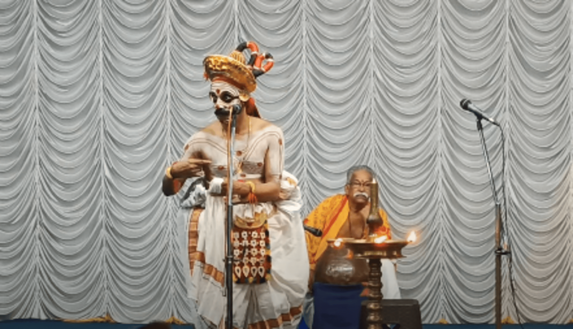 Chakyar Kothu dance in Kerala India: Origin, History, Costumes, Style | DanceUs.org