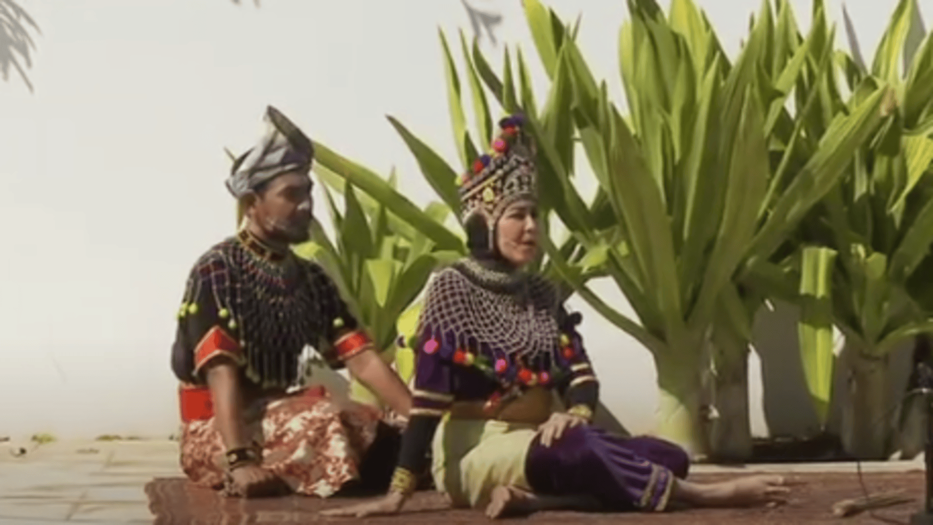 Mak Yong Dance In Malaysia: Origin, History, Costumes, Style | DanceUs.org