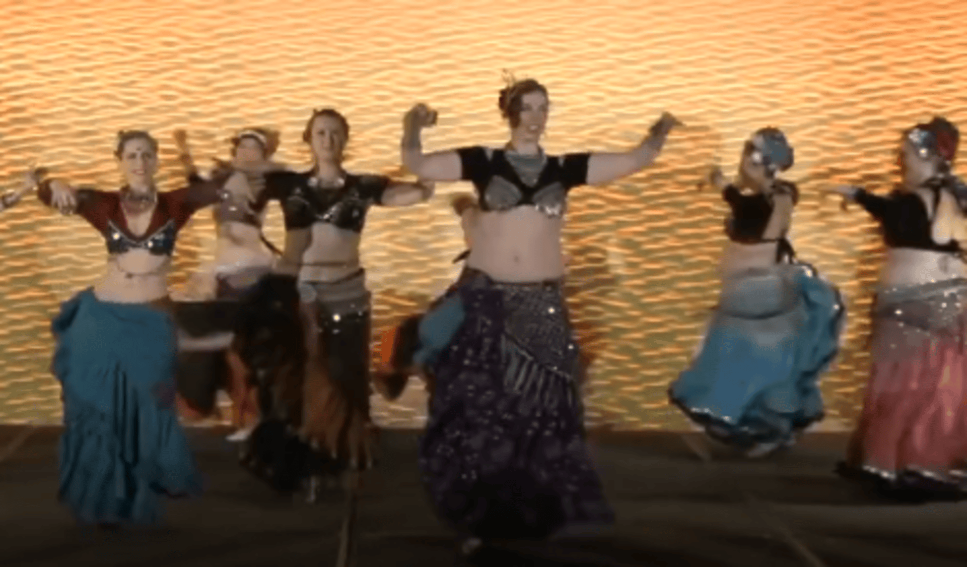 Ahidous dance in Morocco: Origin, History, Costumes, Style, Technique ...