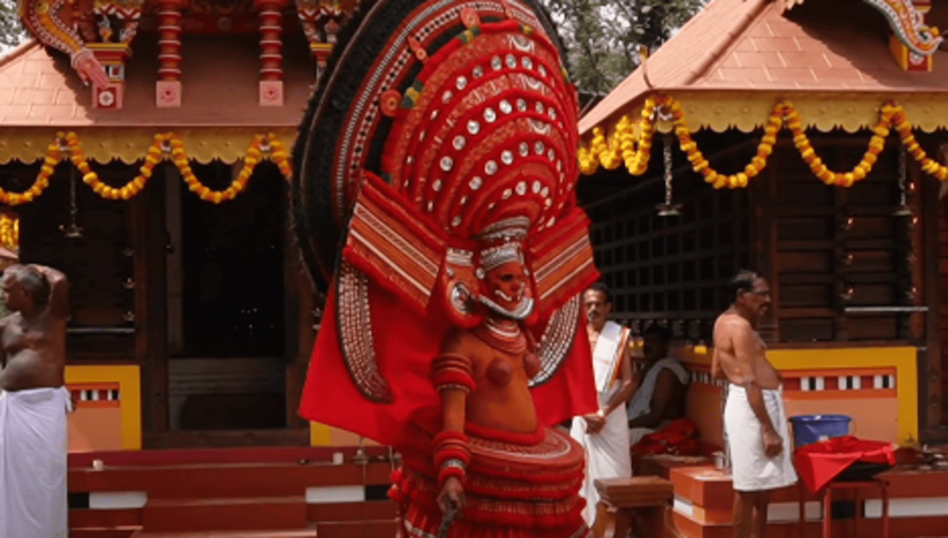 Theyyam dance in Kerala India: Origin, History, Costumes, Style ...