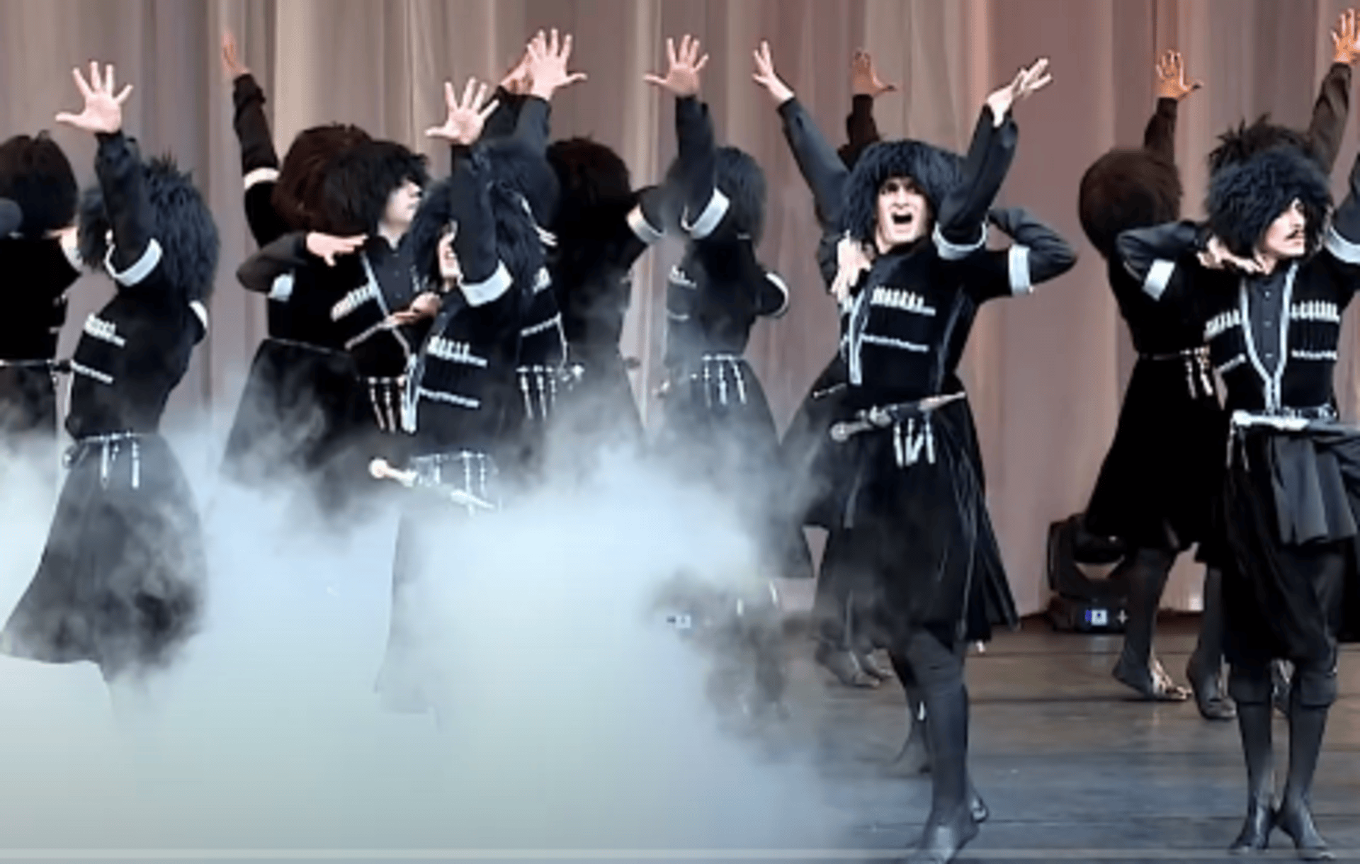 Abayi dance in Azerbaijani: Origin, History, Costumes, Style | DanceUs.org