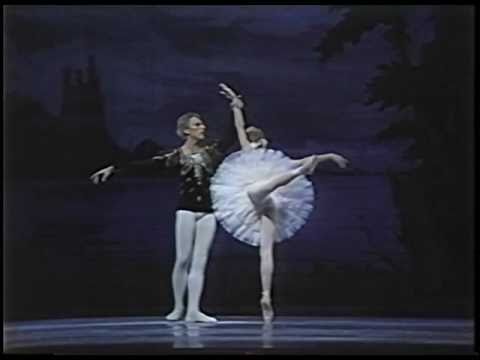 Natalia Makarova & Ivan Nagy (with Itzhak Perlman & Lynn Harrell) - Sw ...